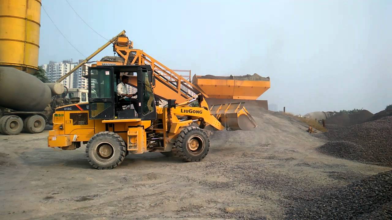Liugong India CLG 818C BSIII- 2 Ton Loader working in RMC in Noida ...