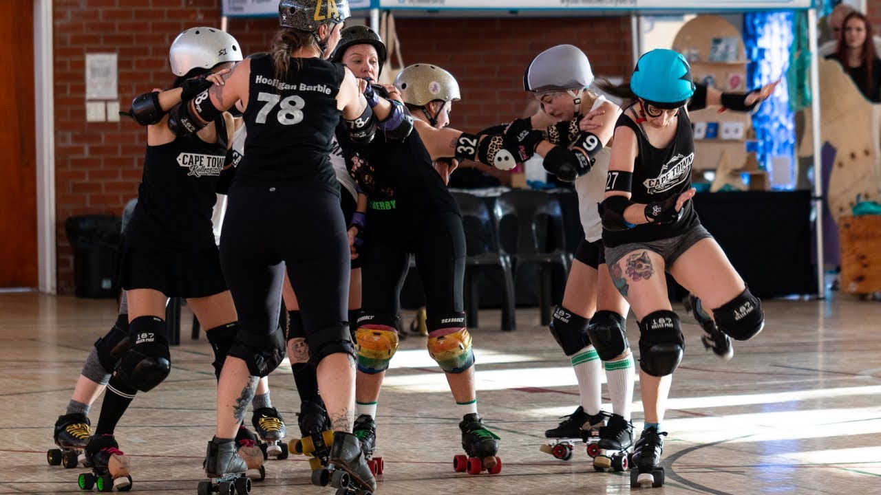 What is Roller Derby? - YouTube