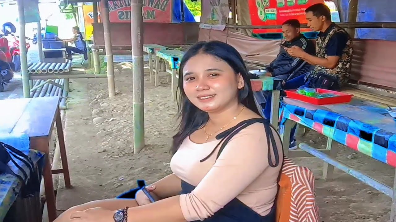 Pesona kecantikan mbak melani Penjual Dawet Hitam Manis Kuliner Asli Purworejo - YouTube