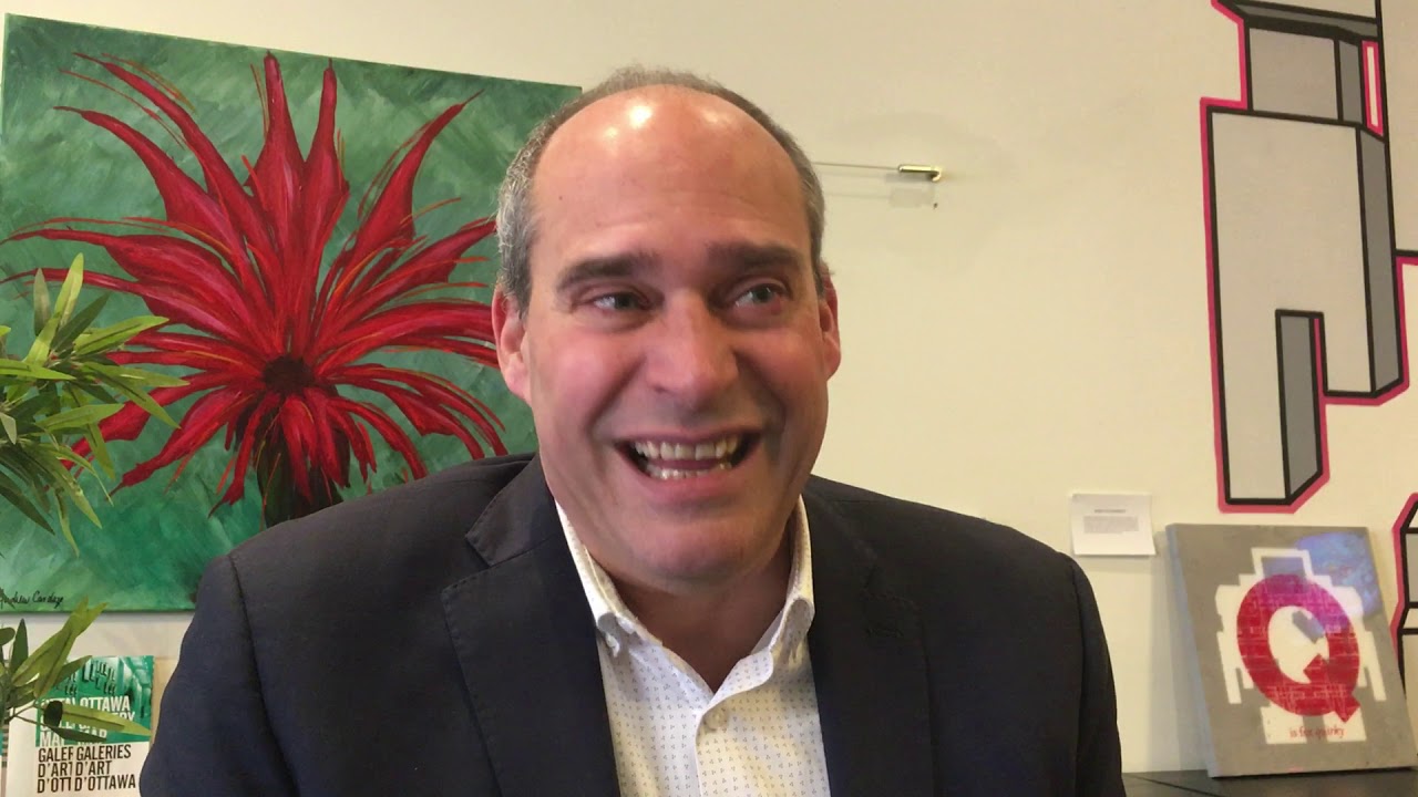 Videi #1: Guy Caron, a cellphone chat with Andrew Cardozo. - YouTube