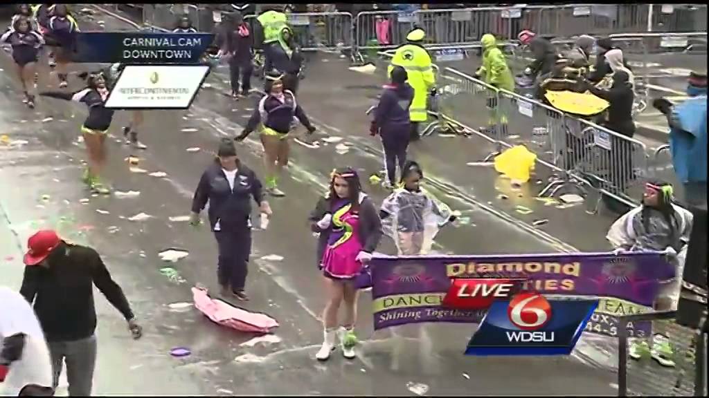The Big Shot leads Zulu Character Floats down parade route - YouTube