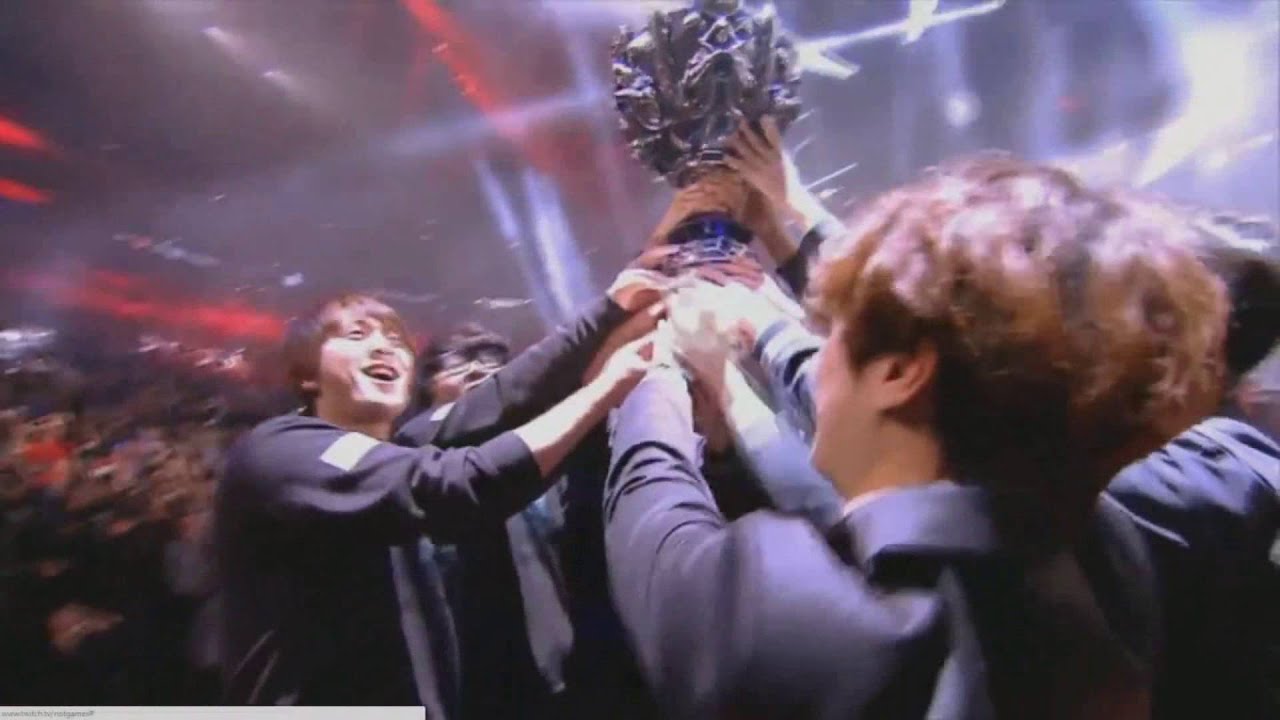 5 Years of Incredible League of Legends eSport Moments - YouTube