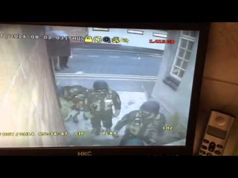 Police try to raid house but can not get in !!!!!! EPIC FAIL - YouTube