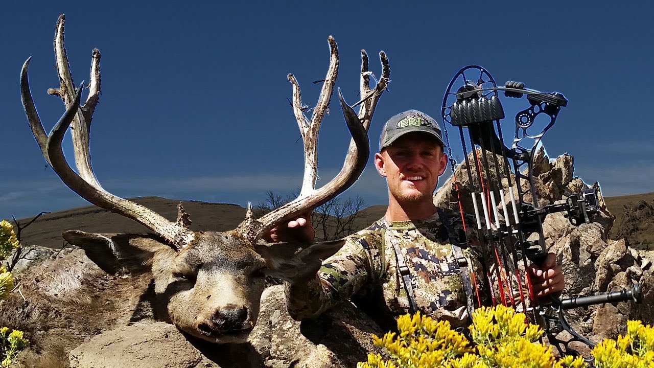 BOW HUNTING open country BUCKS! - DIY Deer Hunting (Eastmans' Hunting ...