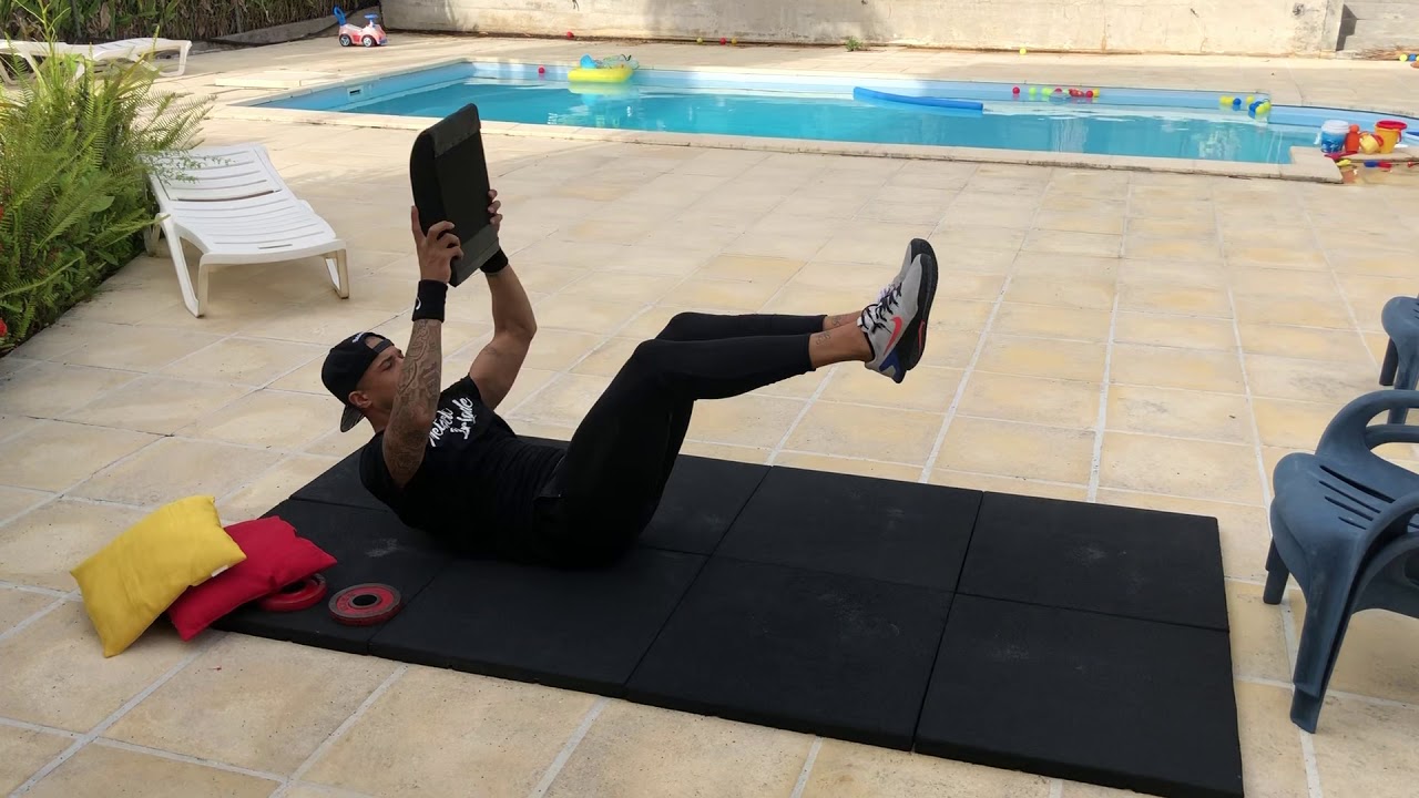 Hollow body to crunch & pillow pass to legs - YouTube