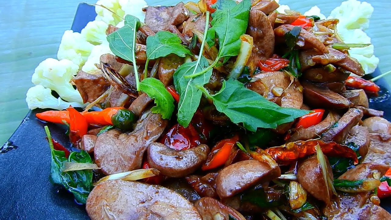 Cook Hot Fried Cow Kidney With Basil and Hot Chillies - YouTube
