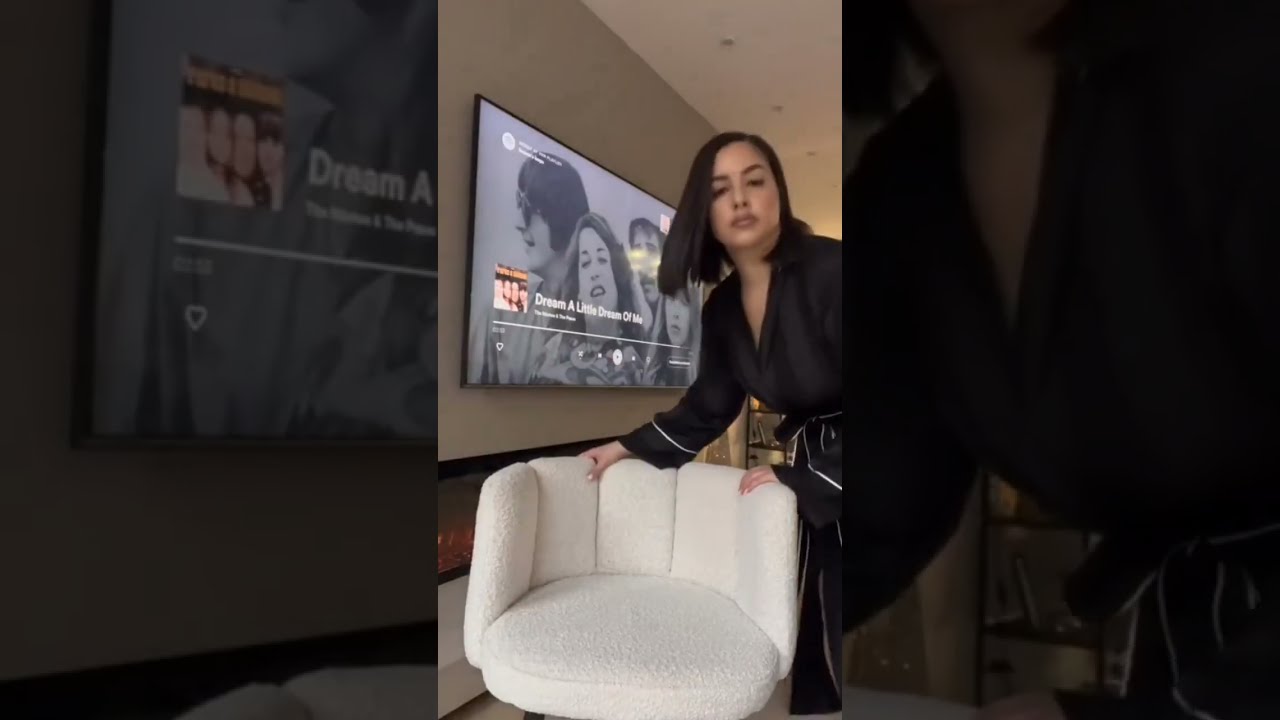 Zina Hadid Curvy Model Brand Ambassador Plus Size Model Bikini 👙 - YouTube