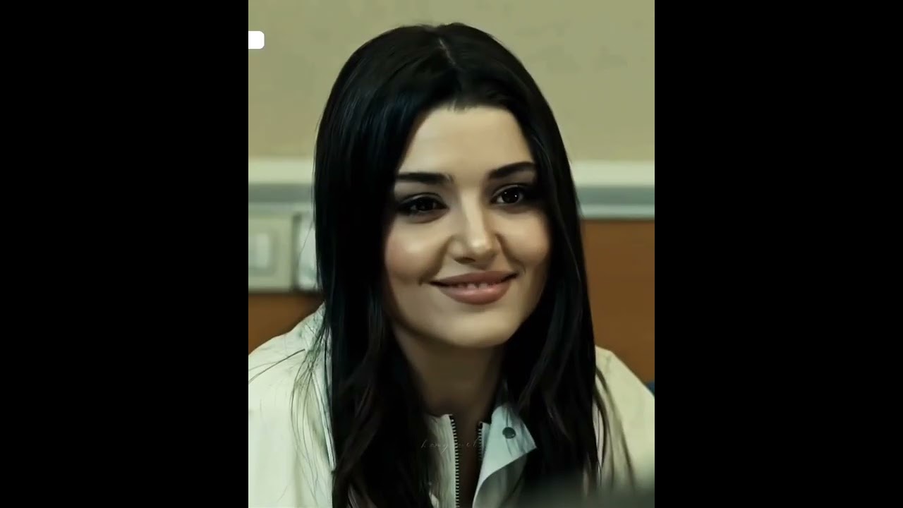 Hande Erçel Attitude With Gun || Hande Erçel Full On Attitude With Gun ...