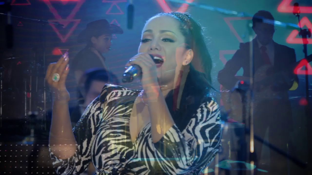 MARIA ILUSION SHOW "A Travez Del Vaso" - YouTube