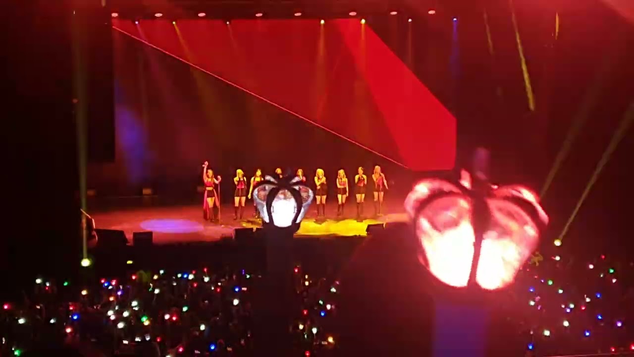 LOONA - Stylish [LOONATHEWORLD] IN MEXICO - YouTube