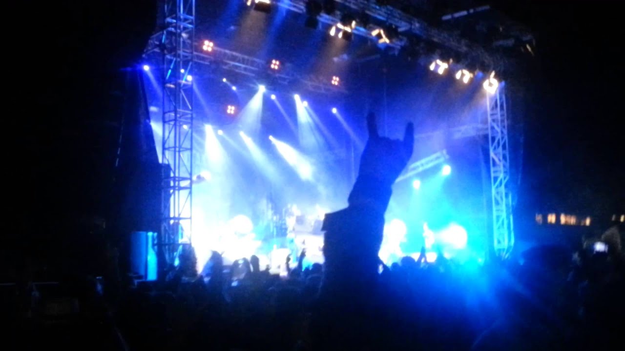 Sabaton - Wolfpack [Sabaton Open Air 2015] - YouTube