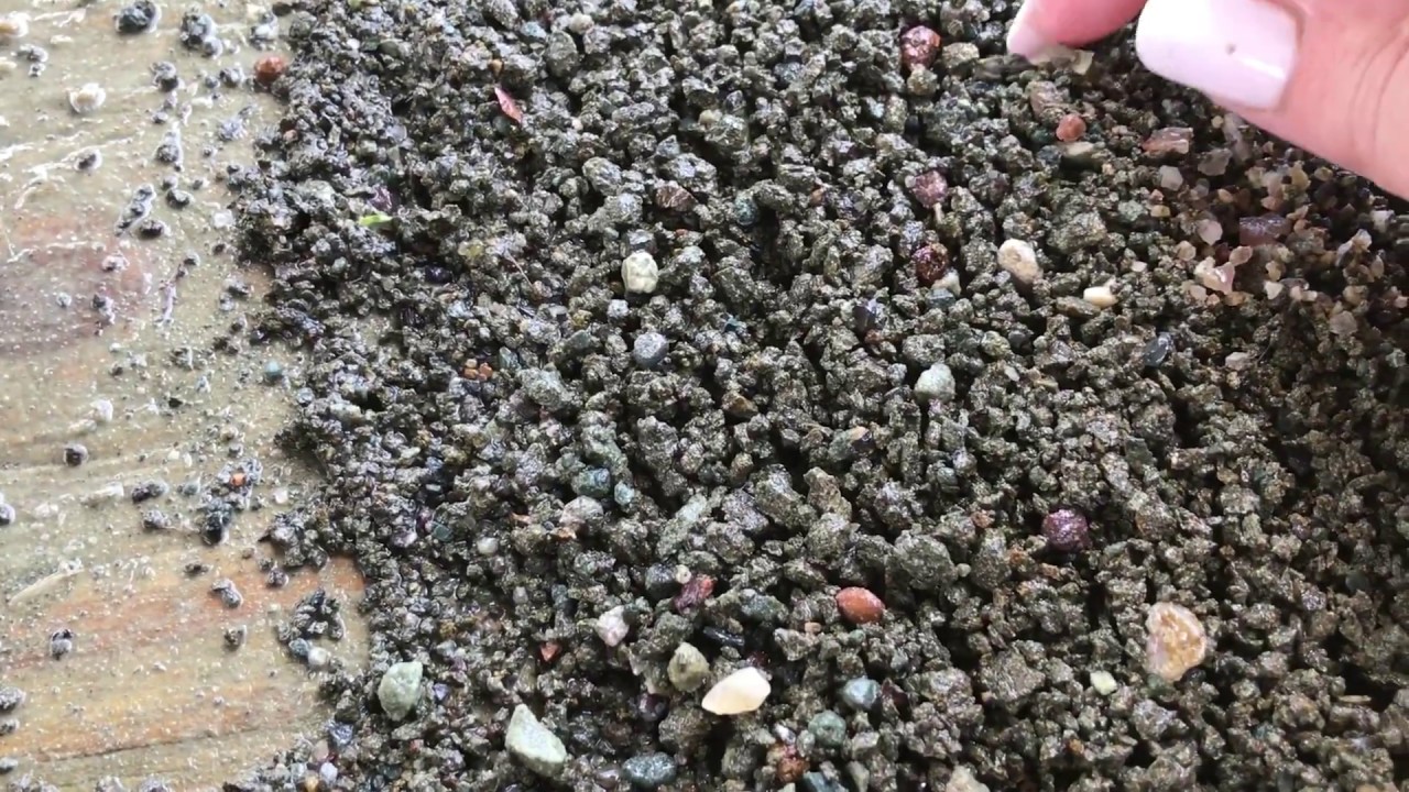 Crater of Diamonds State Park - Day 2 Sifting dirt at the wash station ...