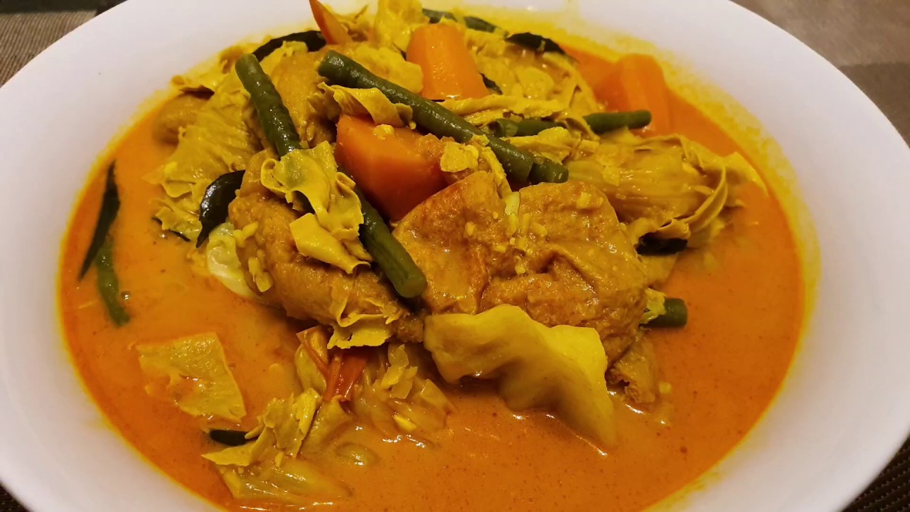 Ah Pa cooks some curry vegetables with go with my fried beehoon - YouTube