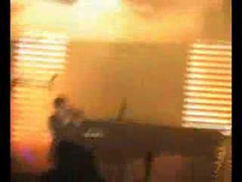 Muse - Feeling Good (Bucharest, 06/10/2007)