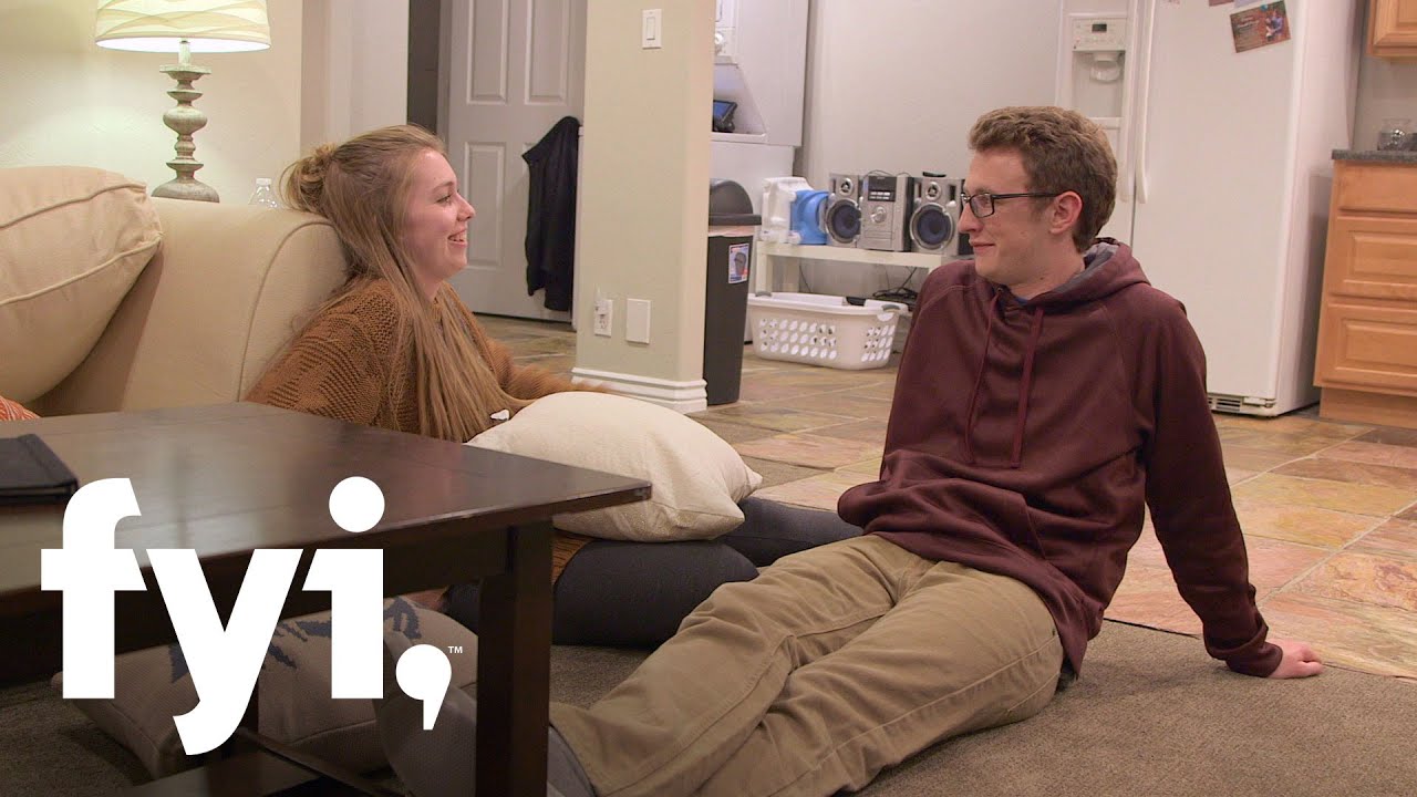 Teenage Newlyweds: George and Halie Babysit (S1, E4) | FYI - YouTube