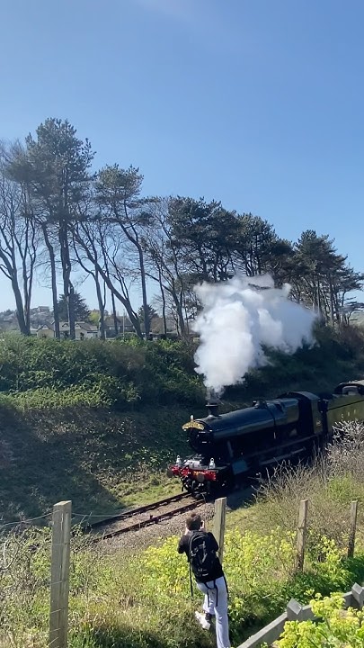 2807’passing hellway bay - YouTube