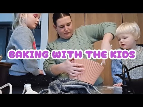 (week 5 friday) chaotic, but fun baking with the kids🎂 - YouTube