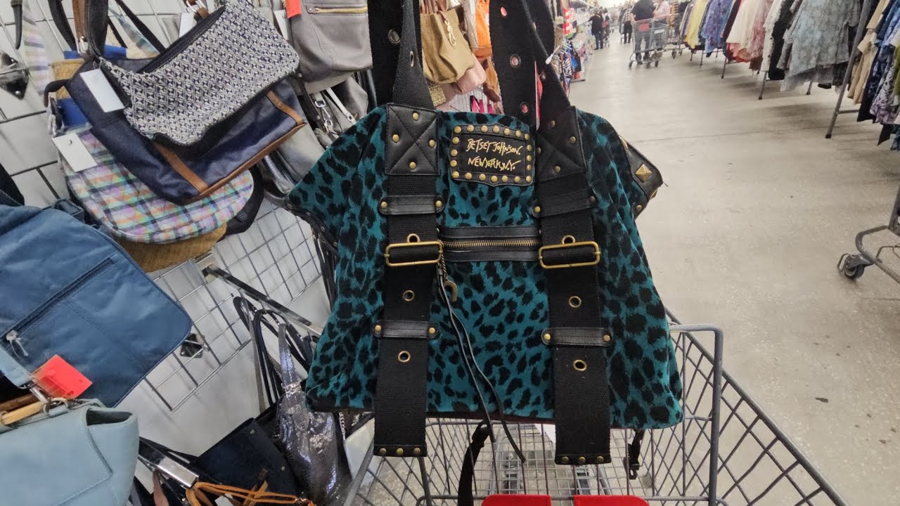 JACKPOT! Have YOU EVER SEEN a PURSE LIKE THIS ONE? Red, White & Blue ...