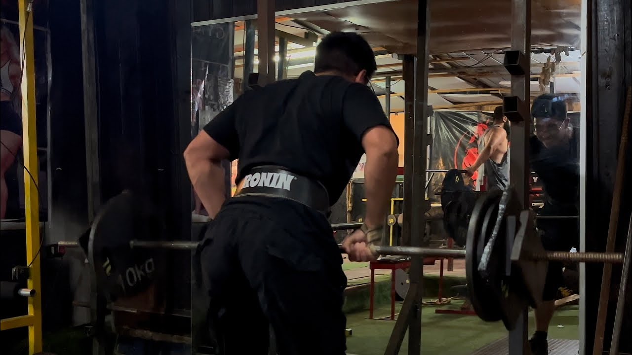 Focused Bulk Training / Day 17 / Espalda y Biceps - YouTube