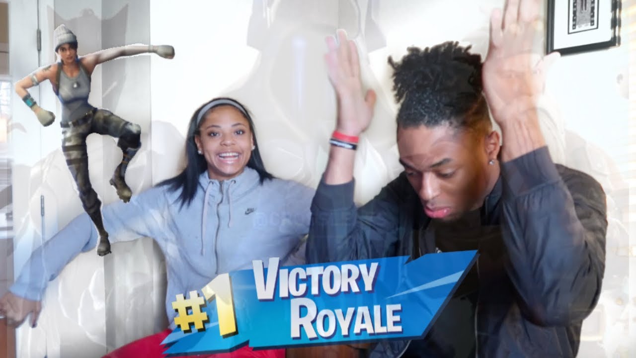 TEACHING MY LITTLE SISTER HOW TO PLAY FORTNITE | FEMALE NINJA? - YouTube