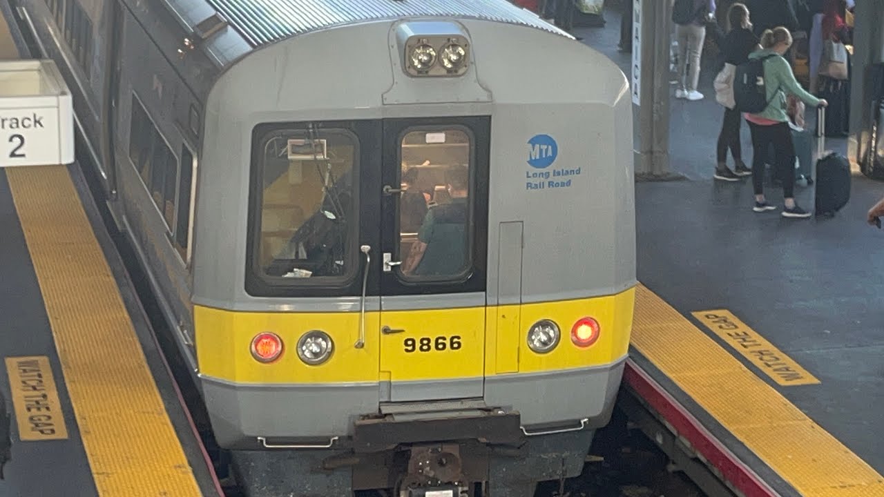 MTA: Westbound LIRR M3 departs Jamaica - YouTube