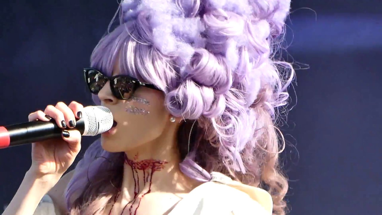Poppy - My Microphone (Live @ Voodoo Fest 2018) (New Orleans, LA) - YouTube