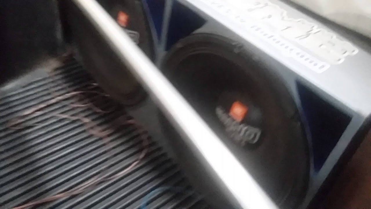 Vulcano 3. 8 tocando funk - YouTube