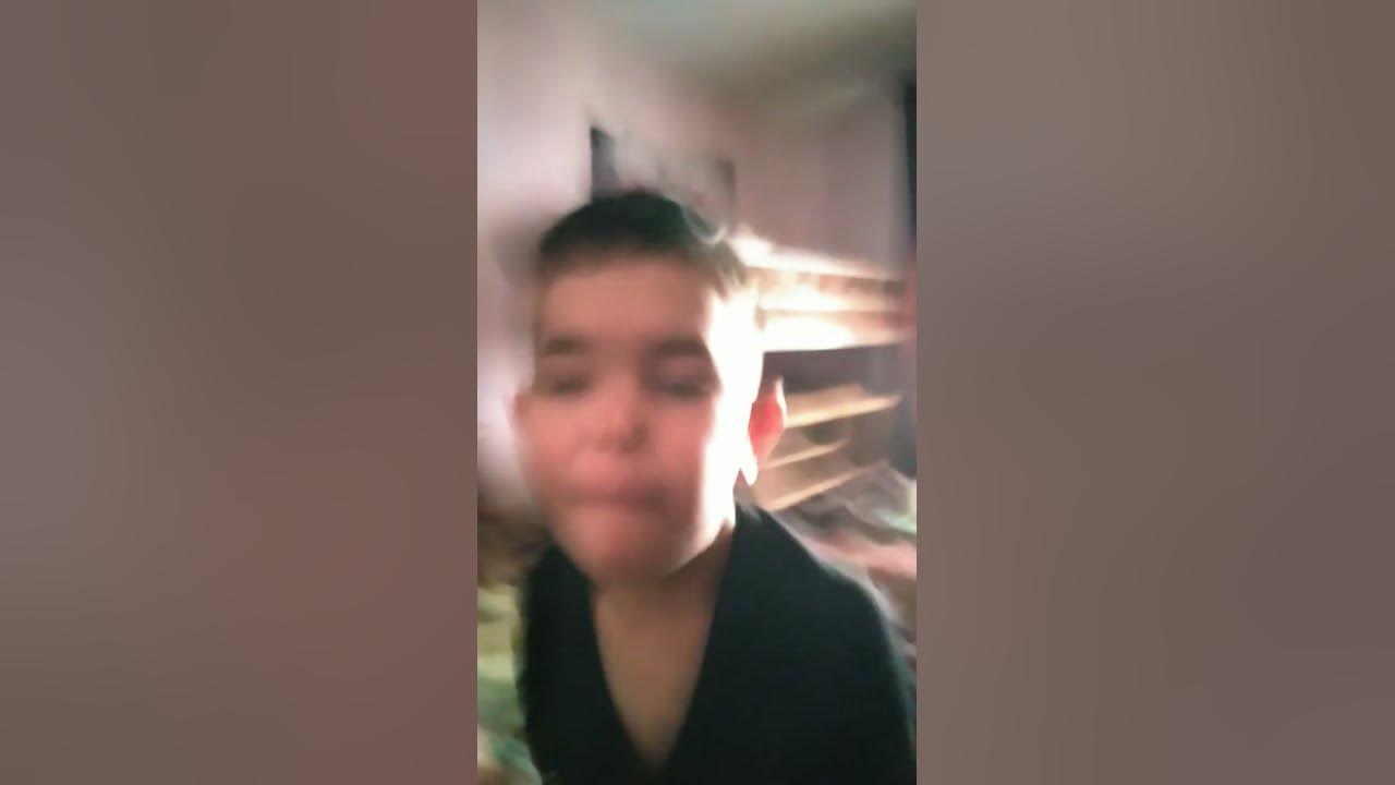 اخوي الكبير وهوا معصب Youtube