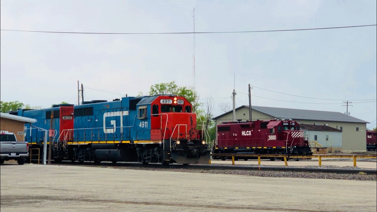 Awesome action in the Fox valley with a GTW Duo on L52381! - YouTube