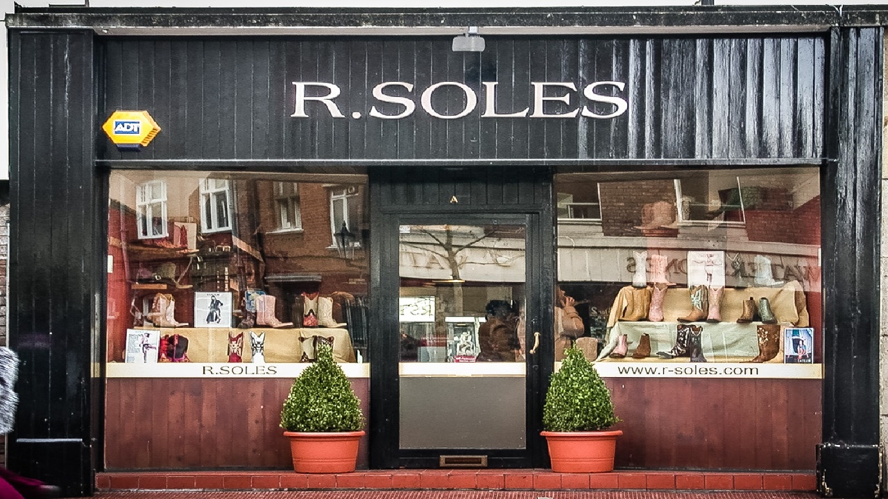 R. Soles...! - YouTube