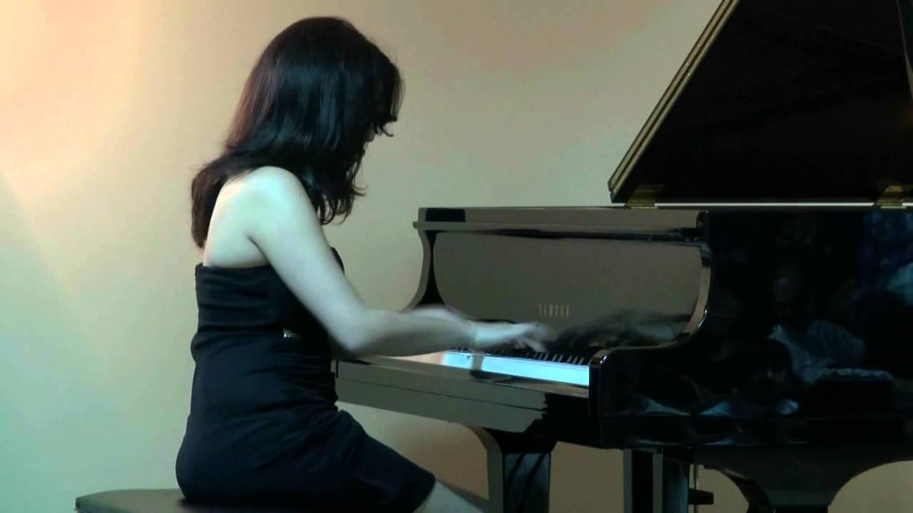 Sara Saba Plays Frederic Chopin Etude No.5 - YouTube