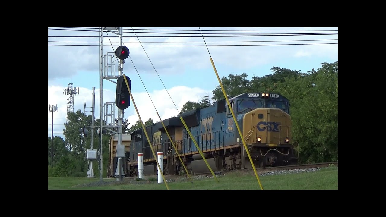 [4K 60fps] CSX SD70MAC 4810 leads CSX M511 on the Saginaw Subdivision in Plymouth, Michigan ...