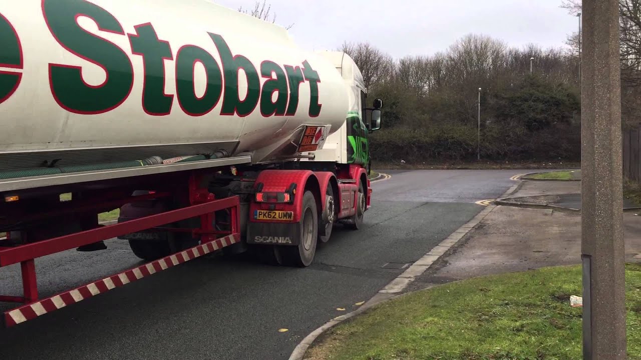 Eddie Stobart Tanker, Pru H6647, leaving shell filling station, 14/2/15 ...