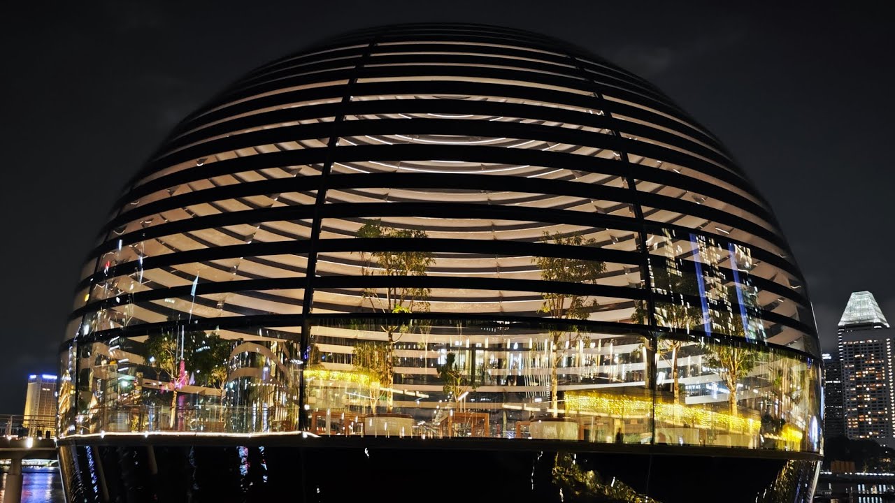 Apple Store, MBS, Singapore - YouTube