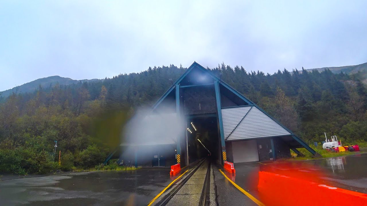 Alaska : Cooper Landing to Whittier rainy scenic drive 4k (peak fall ...