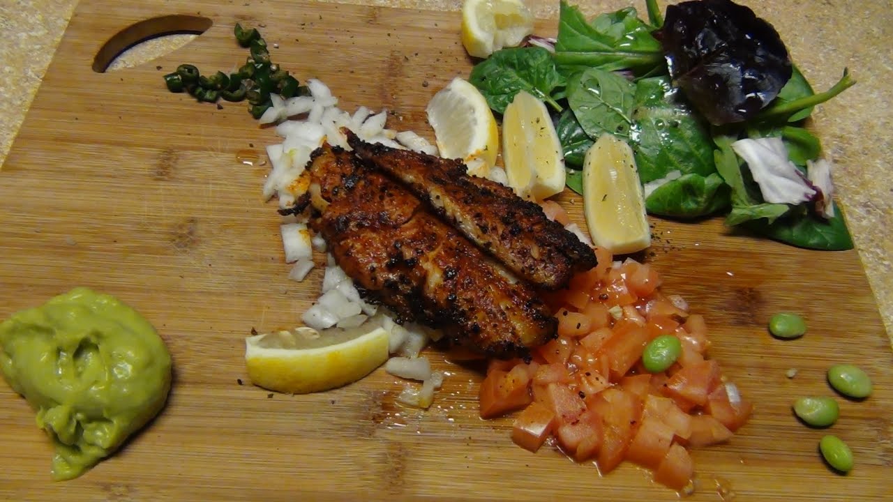 Red snapper filet crusted with chile ancho and morita peppers - YouTube
