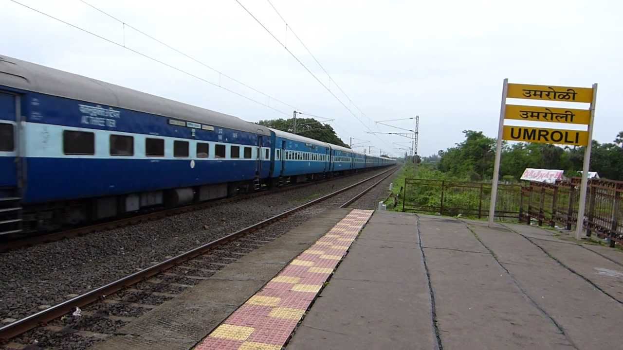 My first ever HD shot of Mumbai bound Ranakpur Express - YouTube
