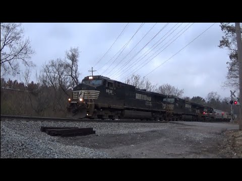 NS 9639 leads Covered Hoppers w/Helper Loco SB at Fort Mitchell, KY - YouTube
