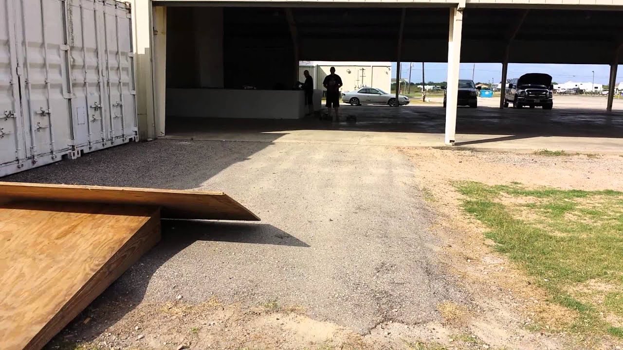 Grave Digger jumping ramp - YouTube