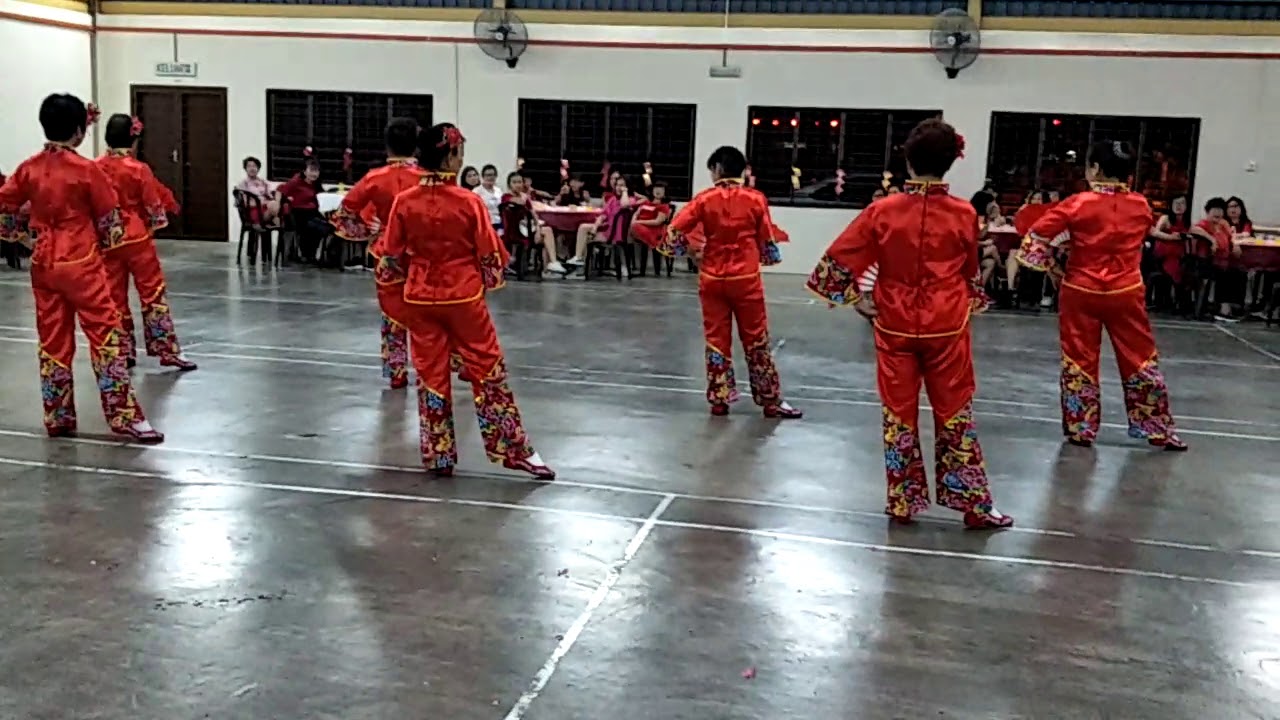 Da Di Hui Chun 大地回春line dance (13-02-2019) - YouTube