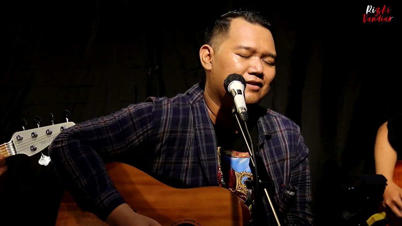 Rizki Vandiar - Sesuatu di Jogja (Aditya Sofyan COVER) - YouTube