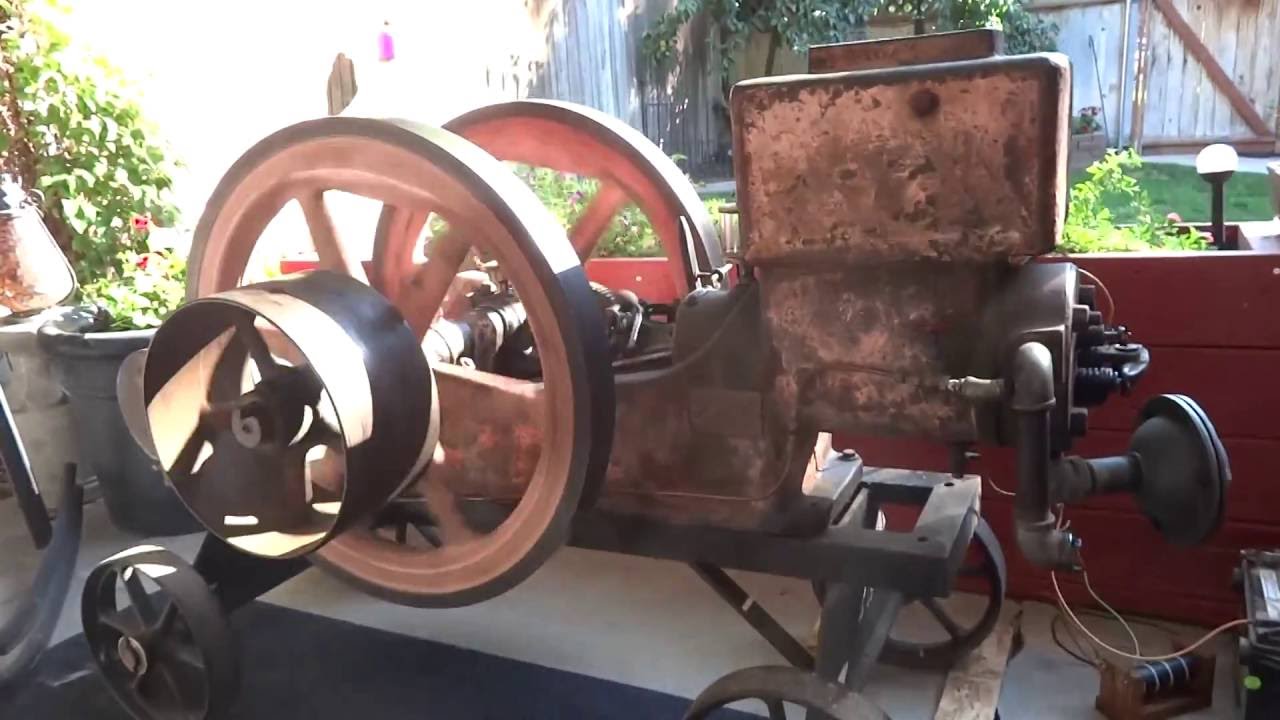Waterloo Chief hit and miss gas engine - YouTube