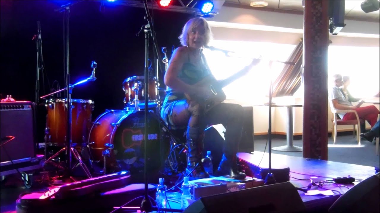 Sofie Reed , Blues at Sea 2015 - YouTube