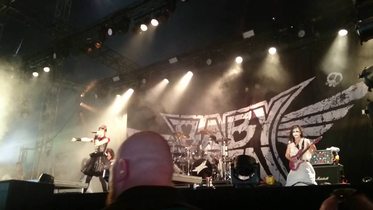BABYMETAL - Meta Taro live at Fortarock - YouTube