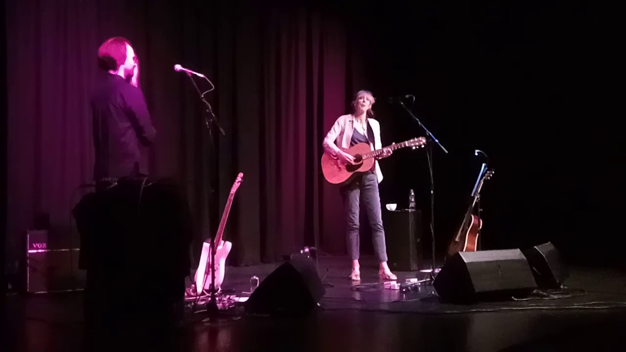 Beth Orton - Concrete Sky - Pocklington - YouTube
