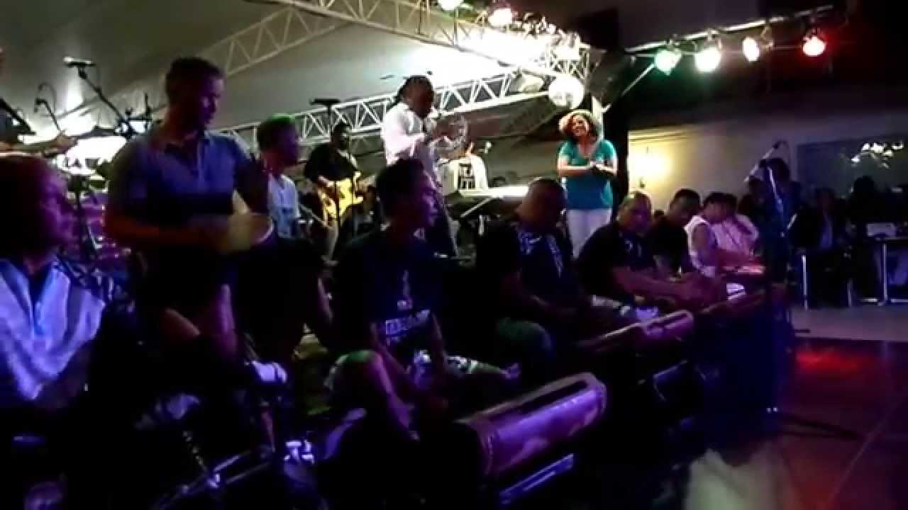 Sageru by Johnny Manuhutu - YouTube