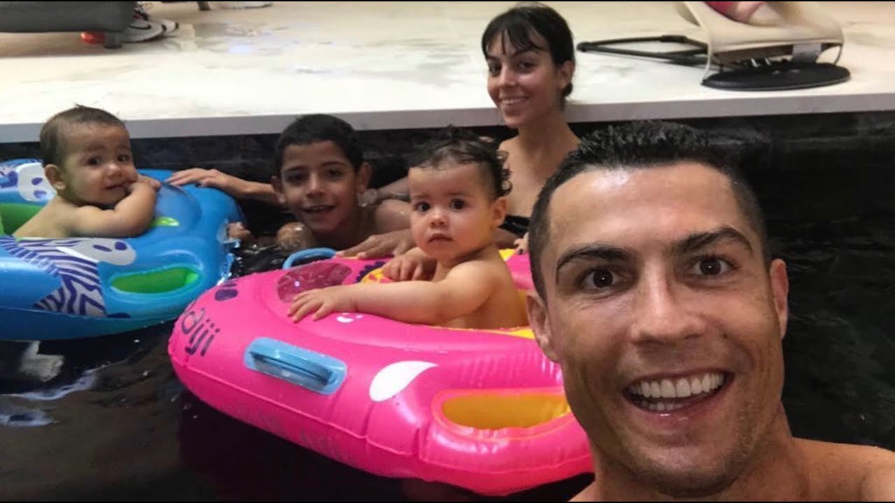 Cristiano Ronaldo celebrate first birthday twins Mateo and Eva - YouTube