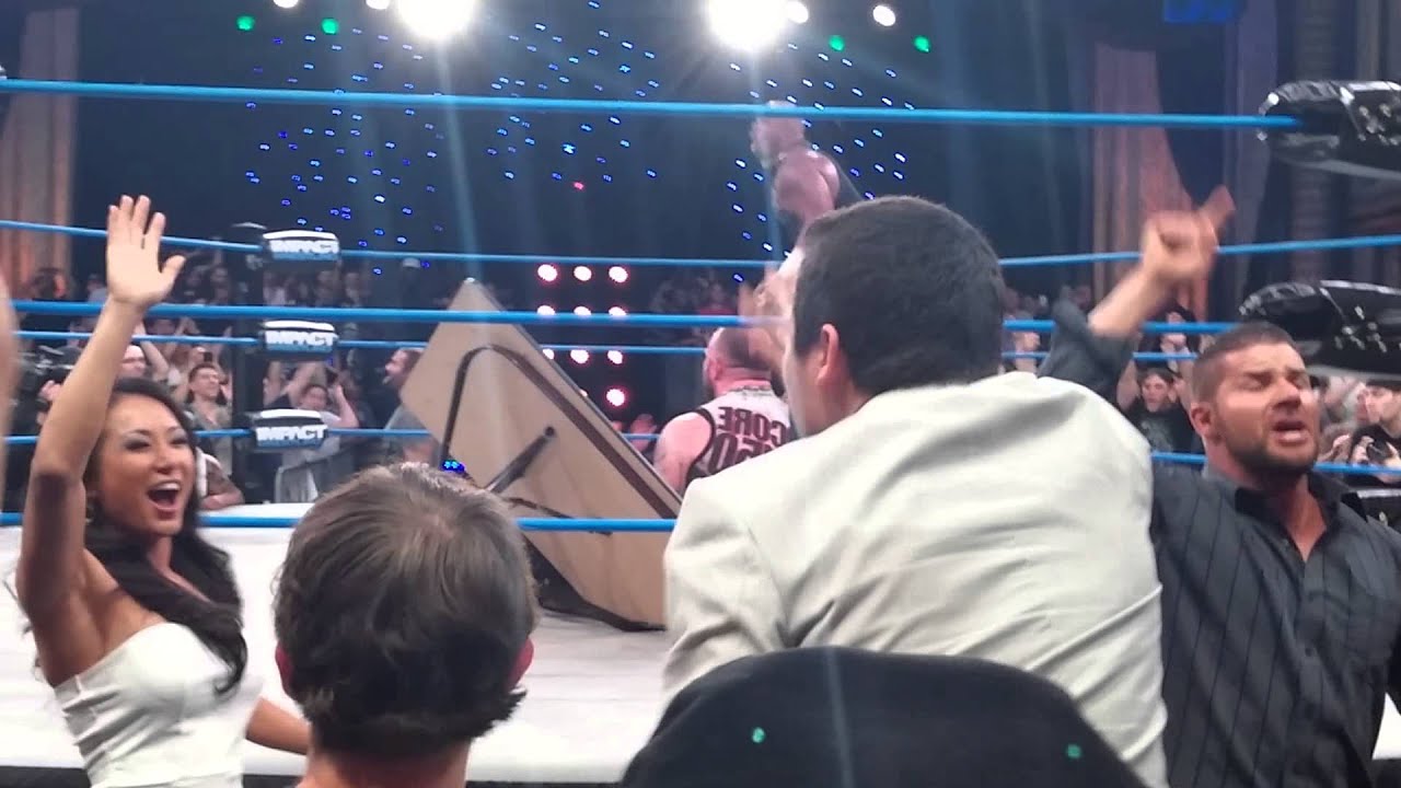 Dixie Carter gets put thru table.NYC Grand Ballroom - YouTube