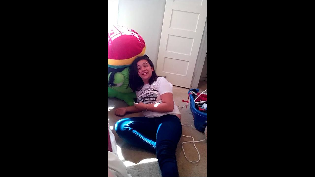 Girl Gets Hit For No Reason Youtube