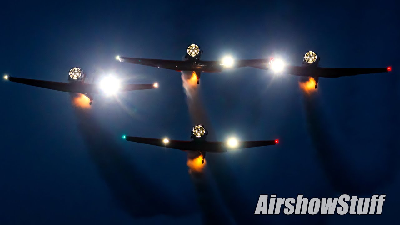 Aeroshell Aerobatic Team Night Show - EAA AirVenture Oshkosh 2021 - YouTube